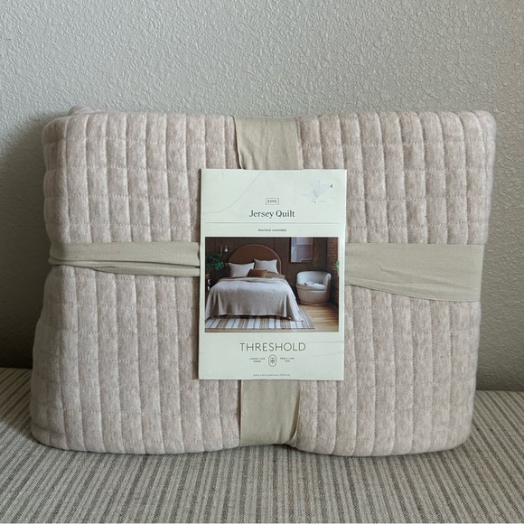 Threshold | Bedding | Nwt King Jersey Quilt Oatmeal Heather Threshold ...